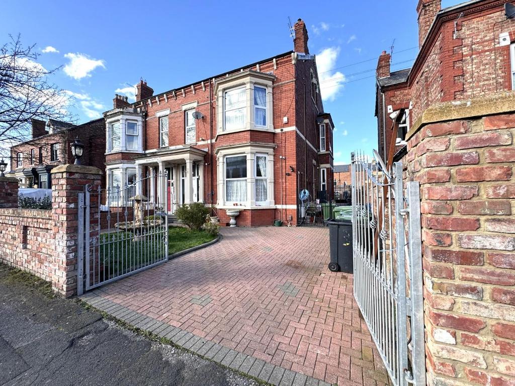 Hutton Avenue, Hartlepool 9 bed semi-detached house for sale - £375,000