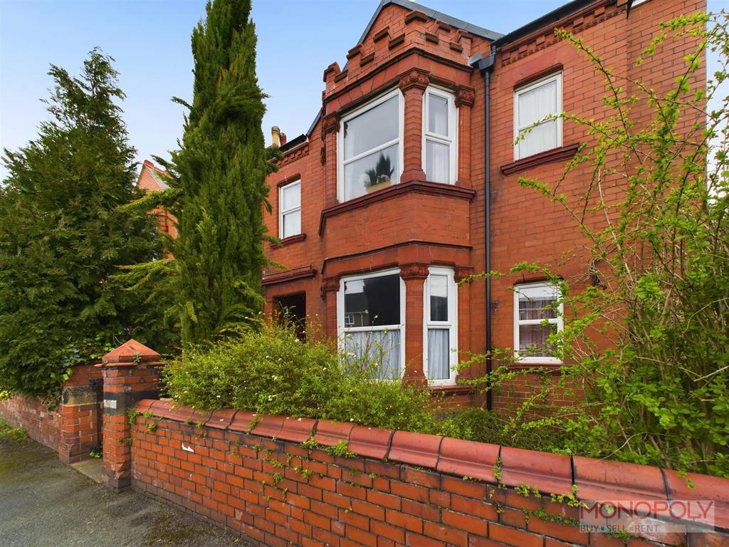 Gerald Street, Wrexham 4 bed end of terrace house - £230,000