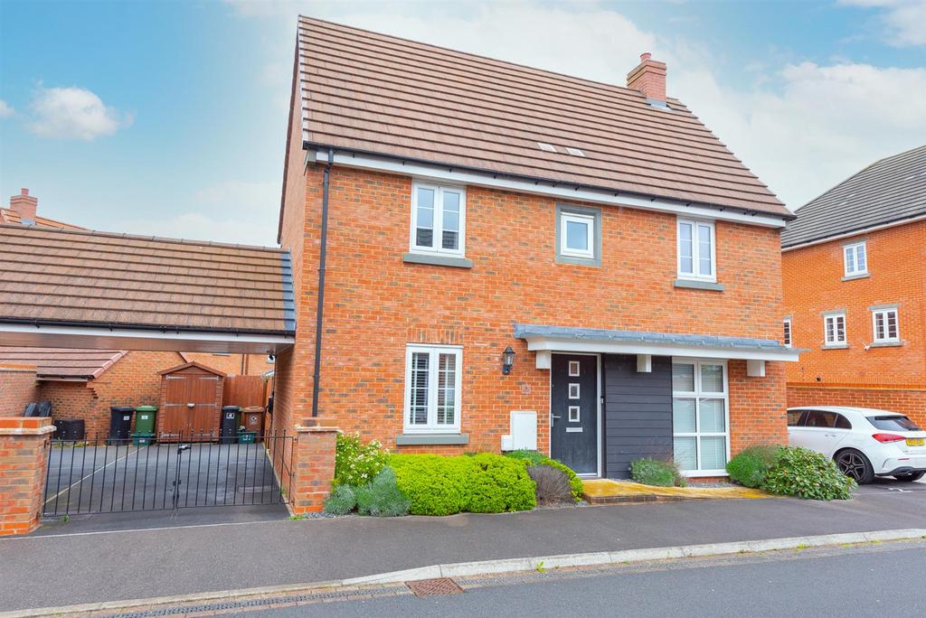 Wyeth Road, Basingstoke RG24 3 bed detached house - £425,000