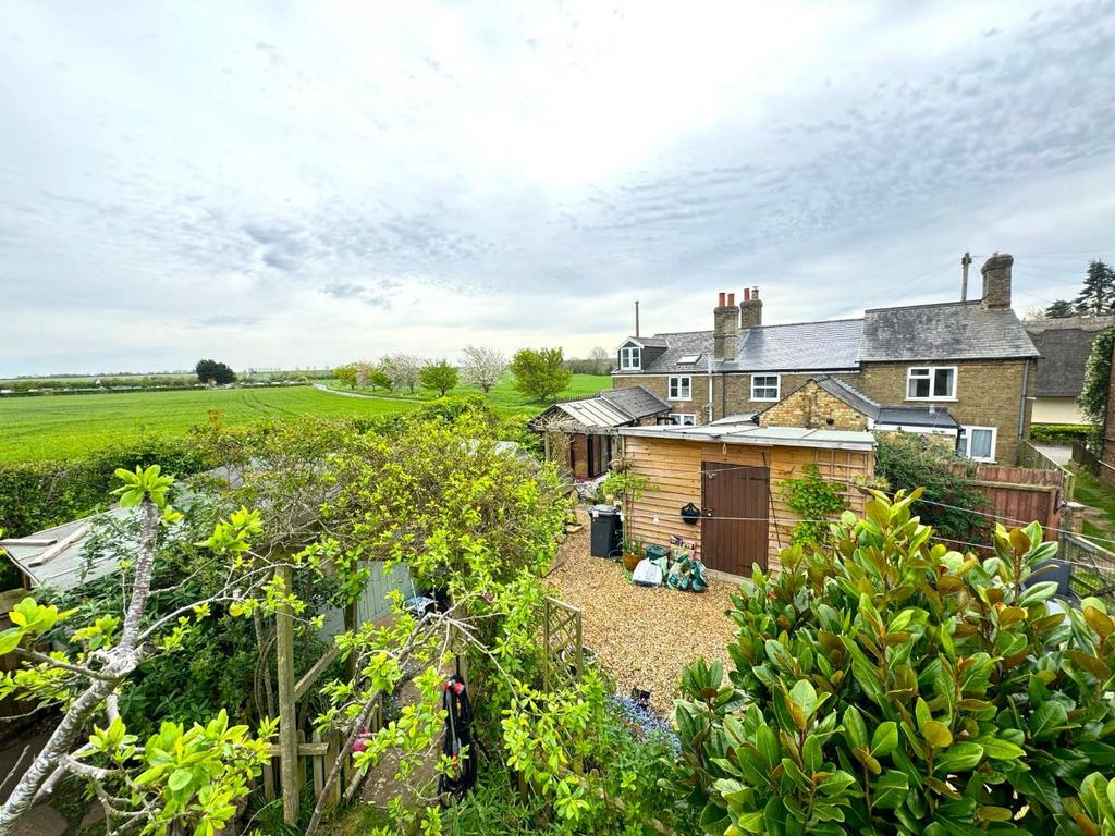 Church End, Gamlingay SG19 2 bed cottage - £325,000