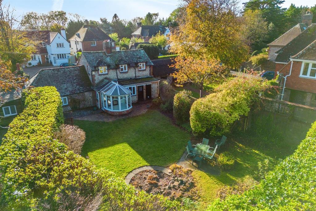 Church Street Willingdon Eastbourne 2 Bed Detached House For Sale £