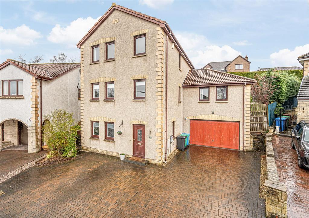 5 Tolmount Drive, Dunfermline, KY12 7YB 5 bed townhouse - £395,000