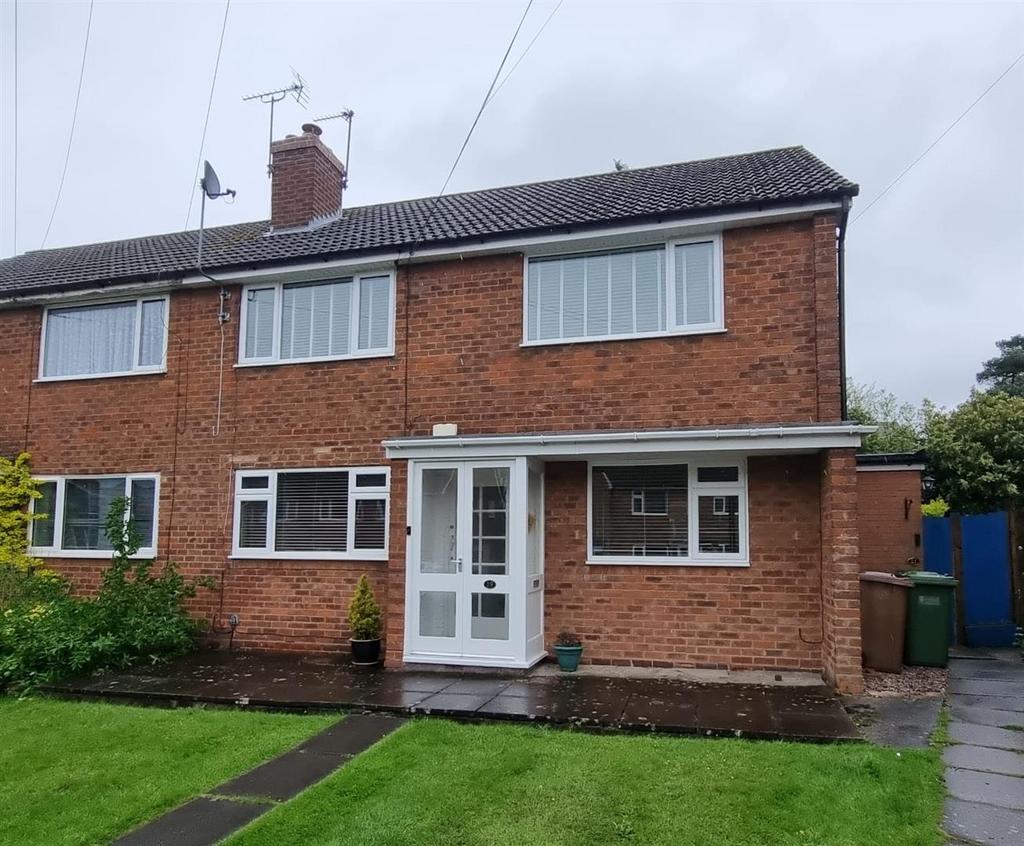 Marsden Close, Solihull 2 bed maisonette - £200,000
