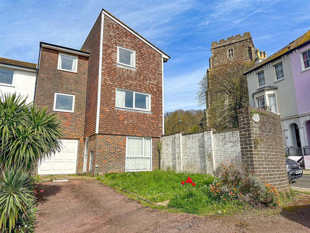 All Saints Street, Hastings 5 bed townhouse - £425,000
