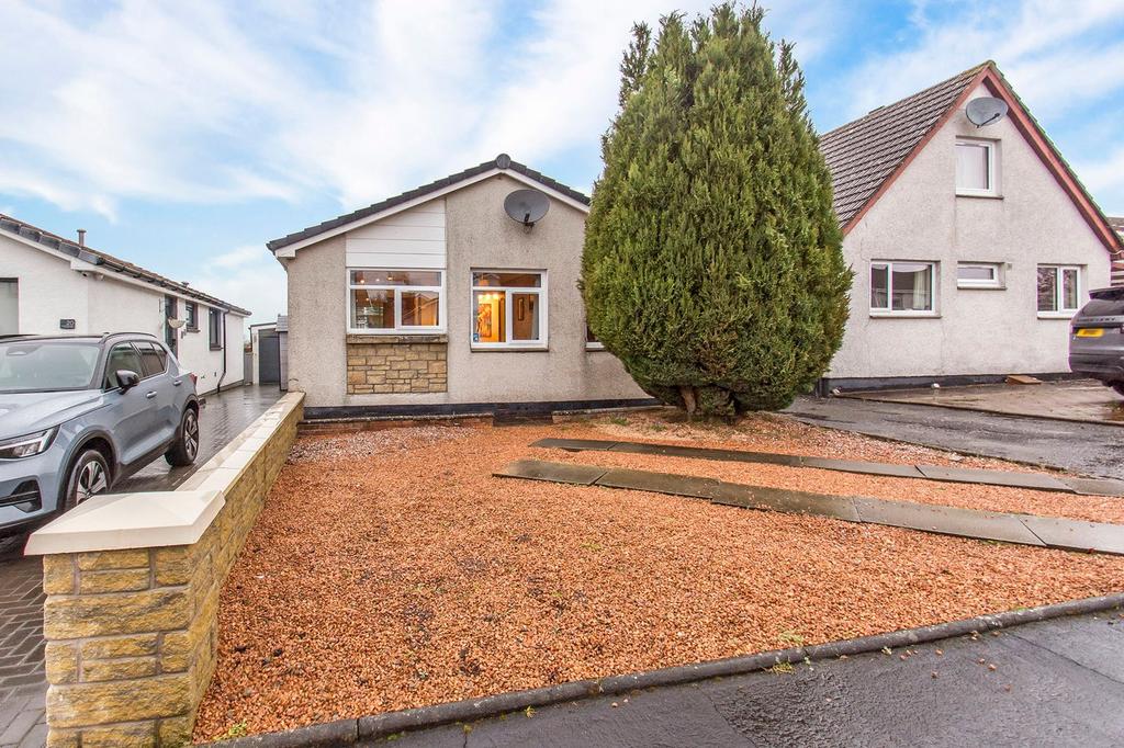 Juniper Place, Perth, PH1 3 bed detached bungalow - £235,000