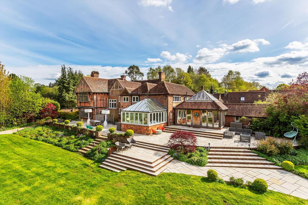 Park Lane, Brook, Godalming, Surrey, GU8 7 bed village house for sale ...