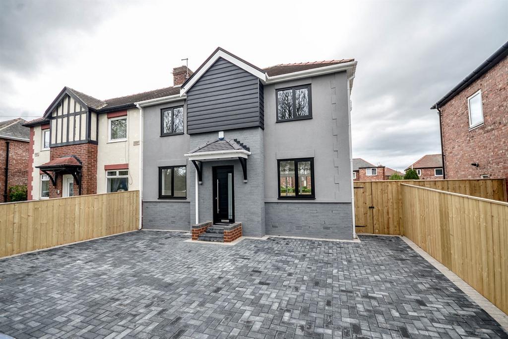 Hadrian Road, Jarrow 3 bed semi-detached house - £190,000