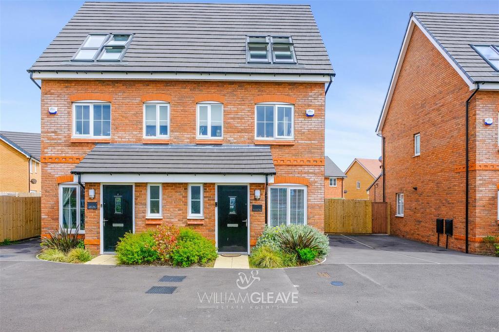 Hercules Way, Deeside CH5 3 bed semi-detached house - £240,000