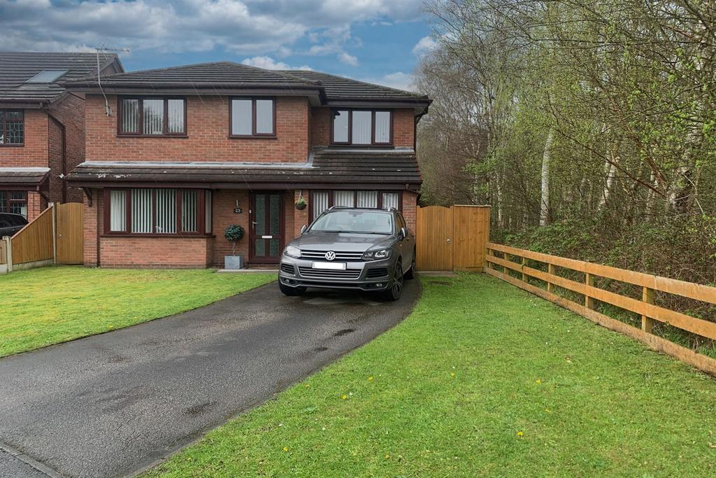 Callands, Warrington WA5 4 bed detached house - £380,000
