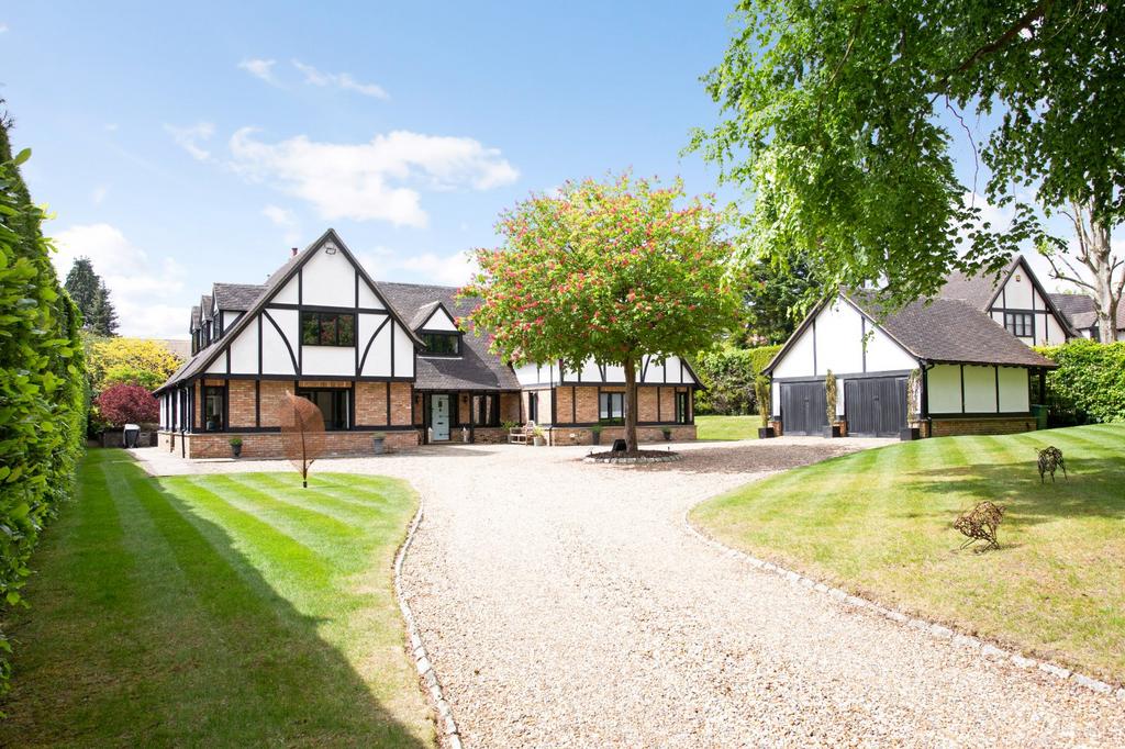 Finch Lane, Knotty Green... 5 bed detached house for sale - £2,395,000