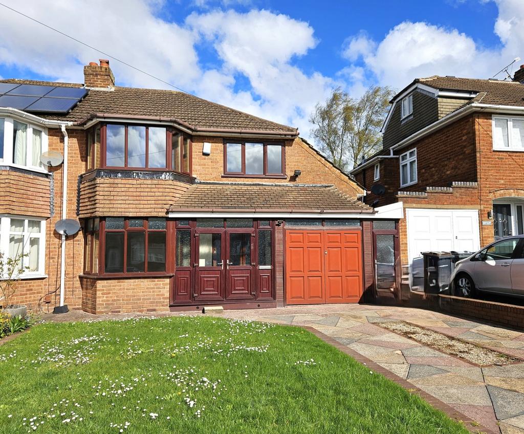Cartwright Road, Sutton Coldfield... 4 bed semi-detached house - £1,600 ...