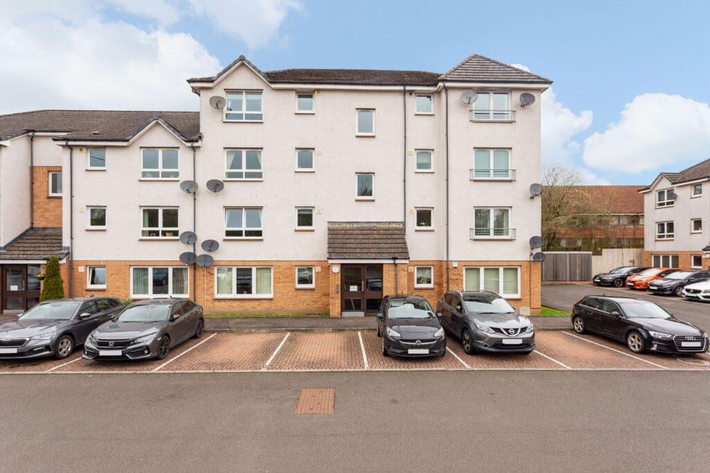 Almondvale Lane, Livingston EH54 2 bed flat - £145,000
