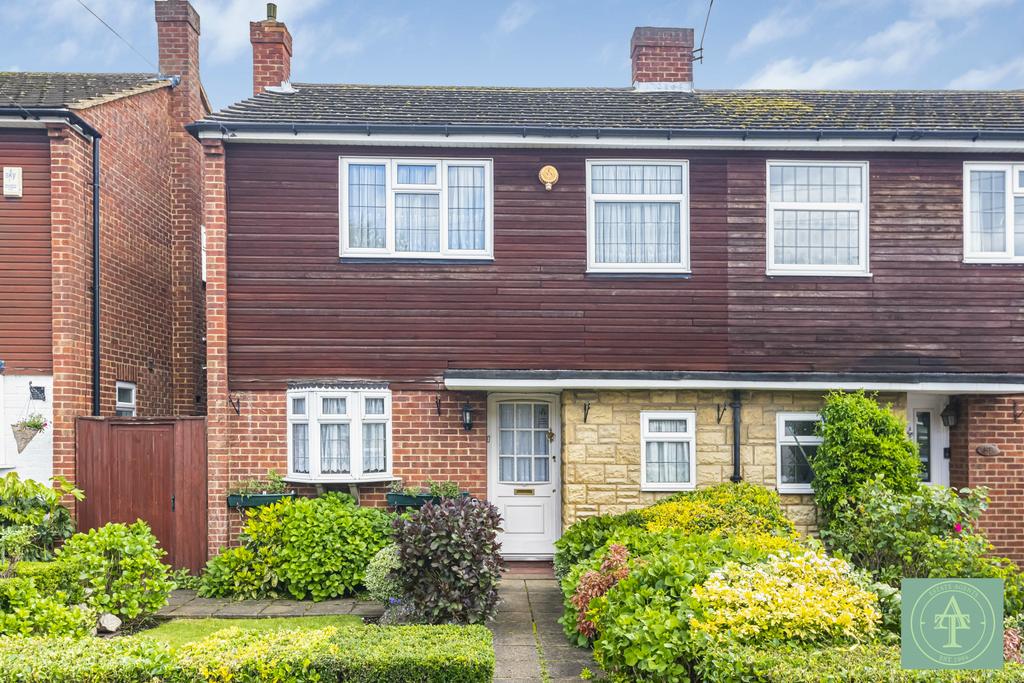 Beverley Close, N21 3 bed semi-detached house - £600,000