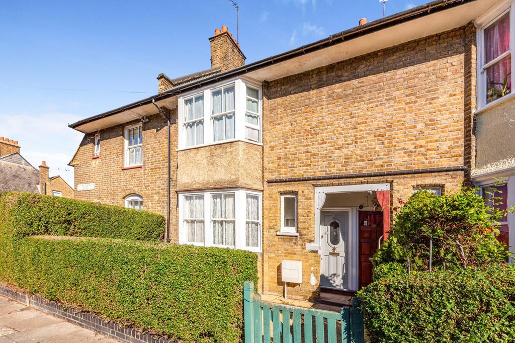 London N17 3 bed terraced house - £500,000