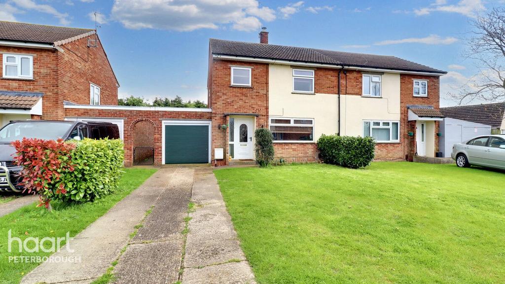 Tintern Rise, Eye 3 bed semi-detached house - £240,000