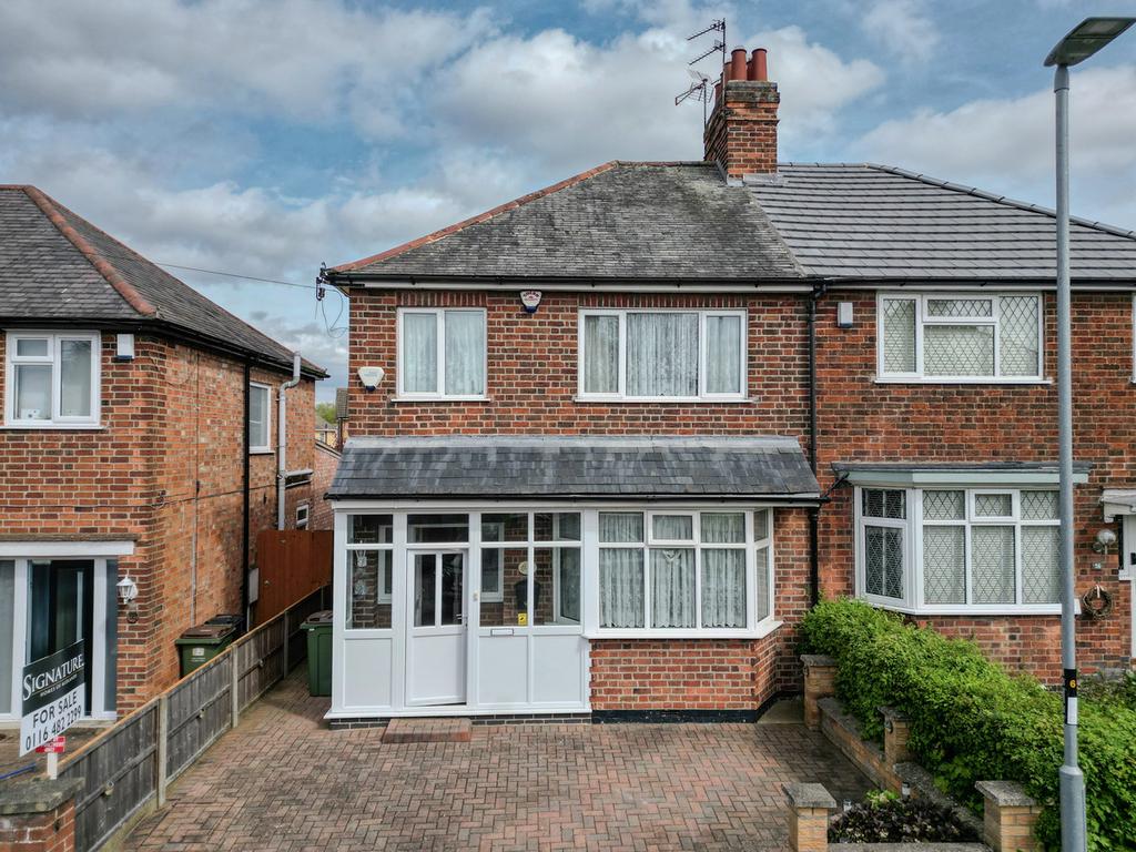 Wigston LE18 3 bed semi-detached house - £270,000