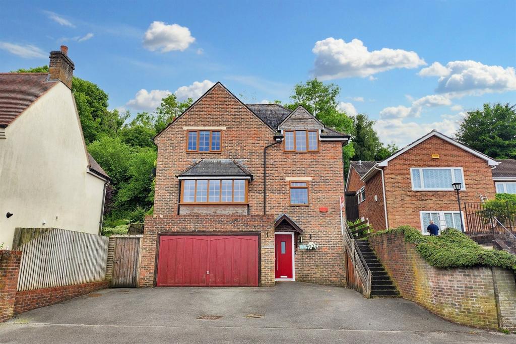 Spetisbury 4 bed detached house - £475,000