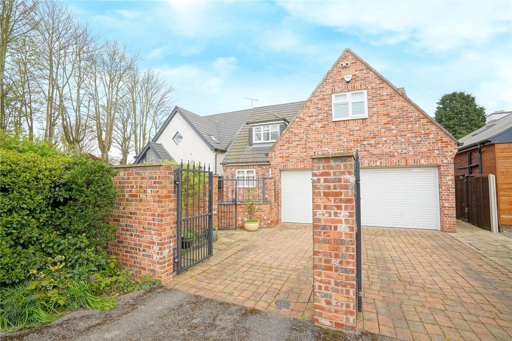 Moat Lane, Wickersley, Rotherham... 4 bed detached house - £595,000