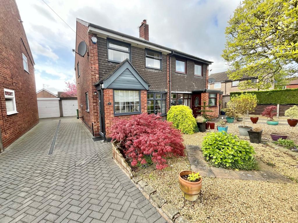 Fairford Way, South Reddish... 3 bed semi-detached house - £275,000