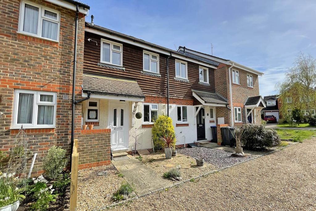 Heath Close, Sayers Common, Hassocks... 2 bed terraced house - £340,000