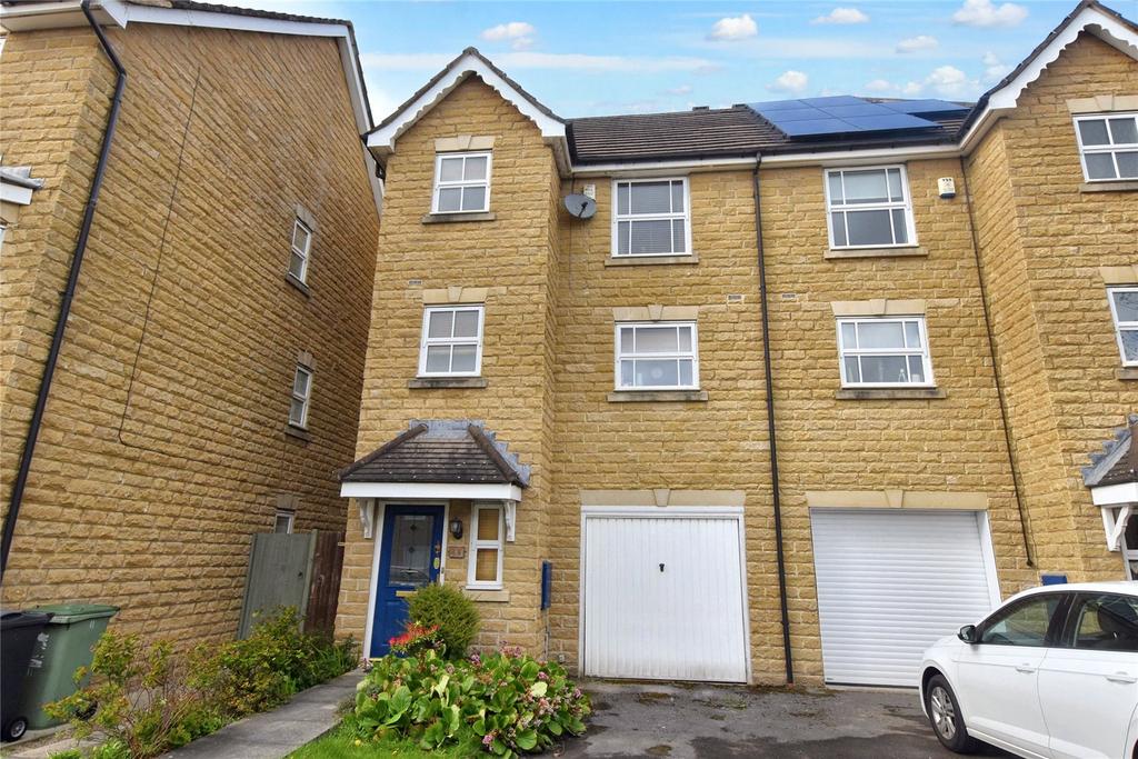 Edwin Avenue, Guiseley, Leeds, West... 3 bed semi-detached house - £320,000