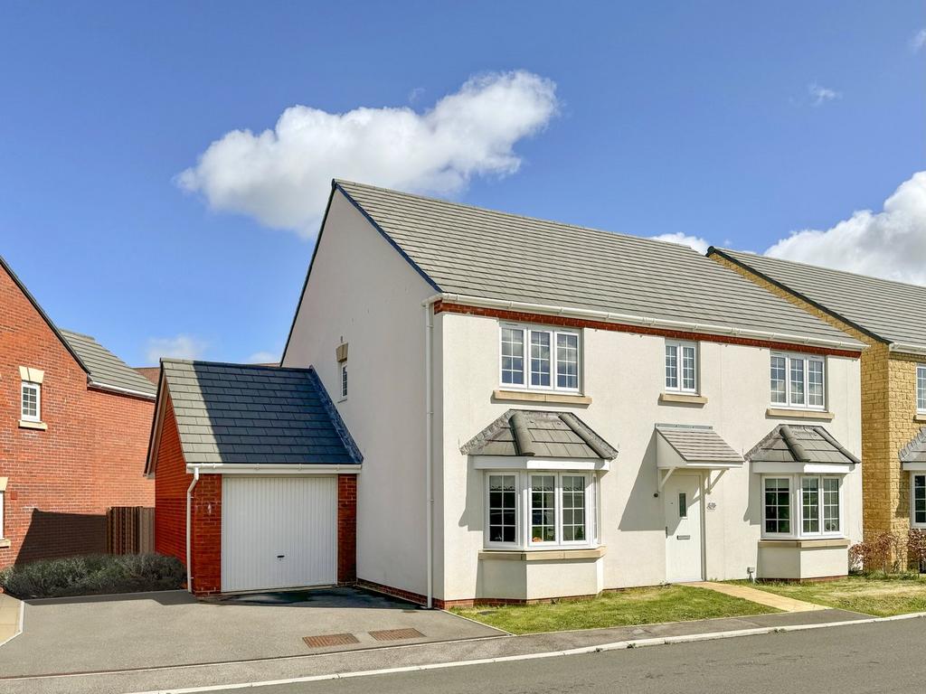 Cozens Grove Shrivenham Sn6 5 Bed Detached House For Sale £575 000