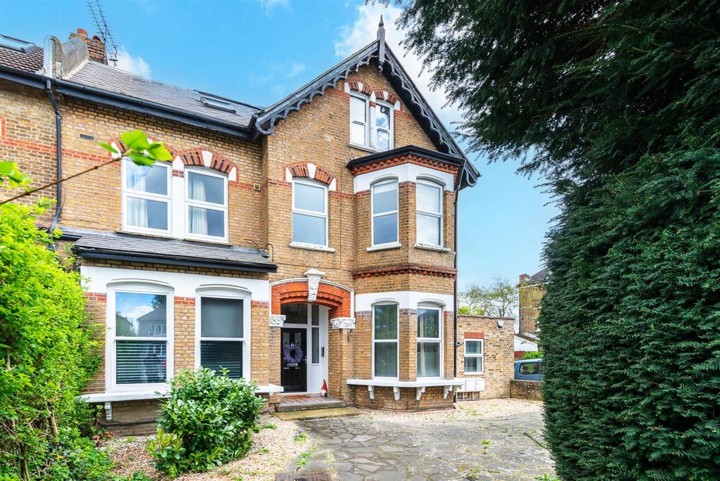 Footscray Road, London SE9 2 bed apartment - £350,000