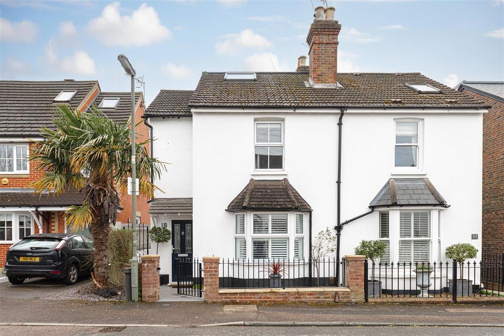 East Road, Reigate 3 bed semi-detached house - £800,000