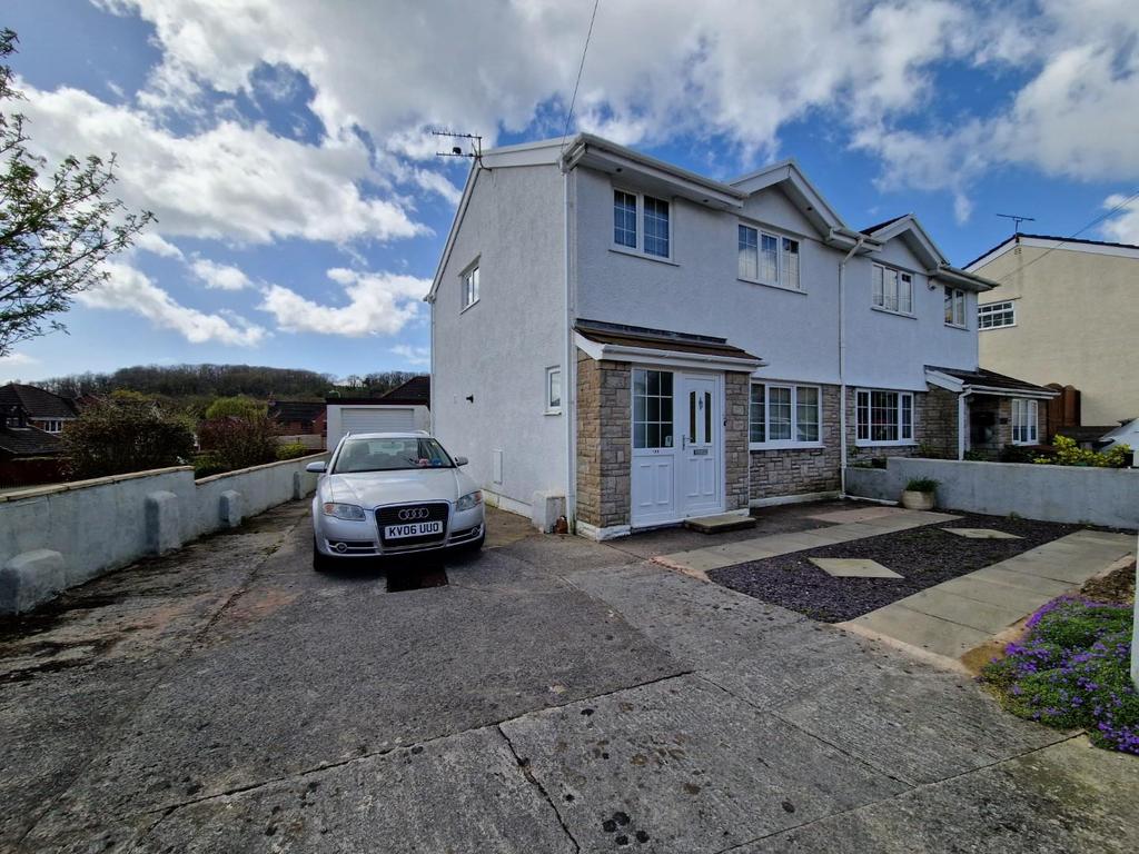 Hendre Road, Pencoed, Bridgend 3 bed semi-detached house - £210,000