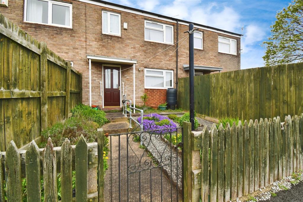 Roborough Close, Bransholme, Hull 3 bed terraced house - £95,000