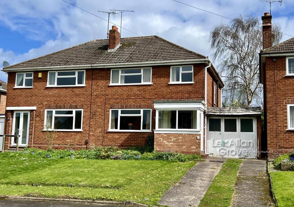 Hawthorne Road Halesowen 3 Bed Semi Detached House For Sale £200 000