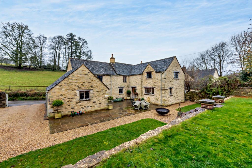 Nether Kiddington OX20 4 bed detached house - £3,950 pcm (£912 pw)