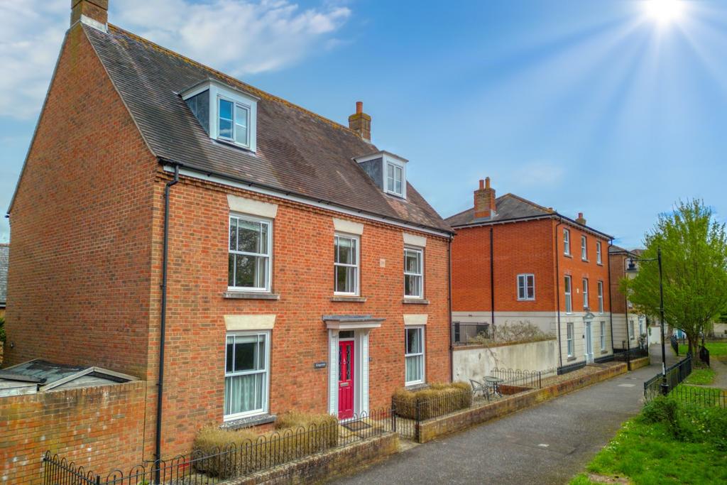 9 Streamside, Taunton 5 bed detached house for sale - £569,000