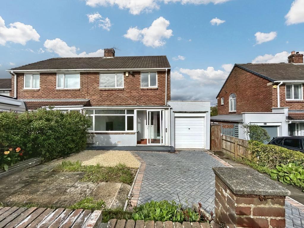 Stella Hall Drive, Blaydon... 3 bed semi-detached house for sale - £220,000