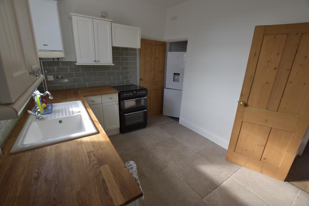 Old Road, Stone, ST15 2 bed terraced house - £795 pcm (£183 pw)