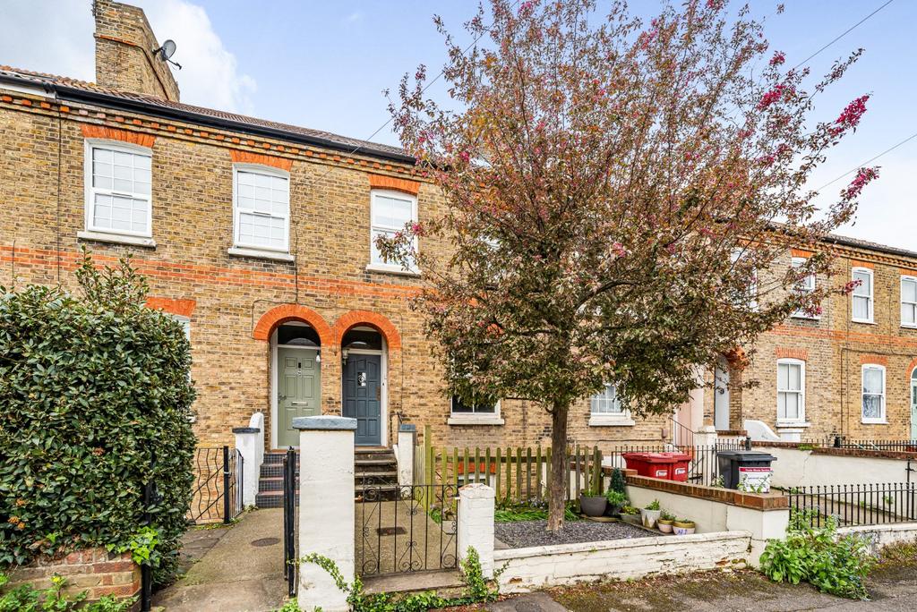Hencroft Street South, Slough... 4 bed terraced house - £499,950