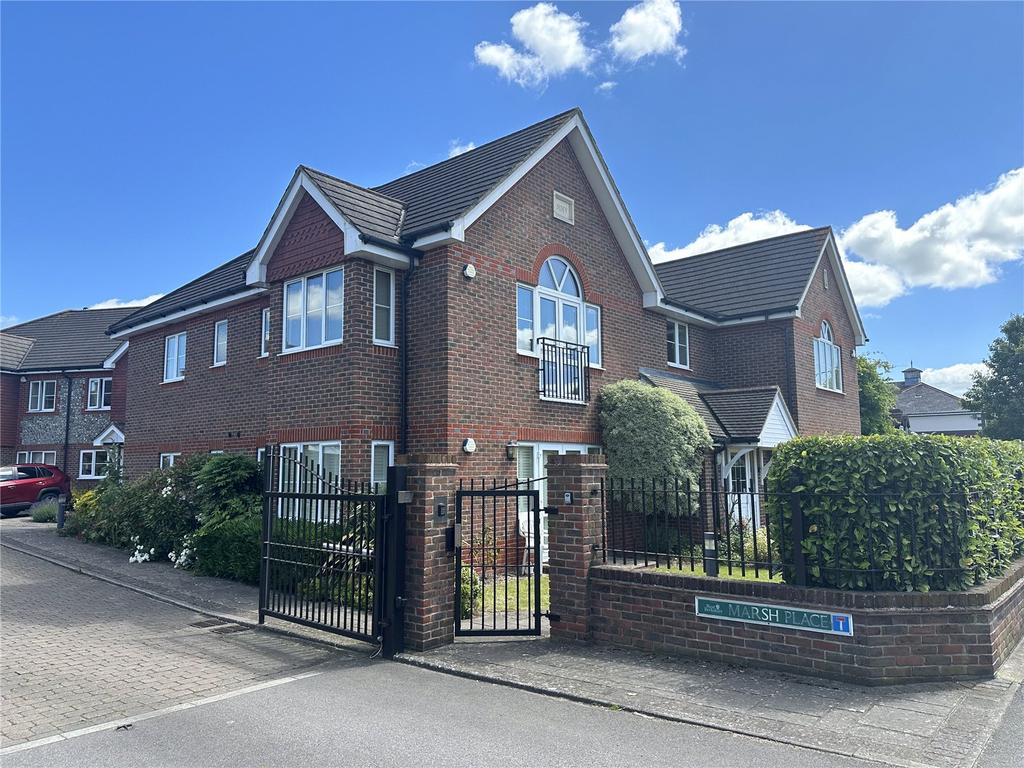 Marsh Place, Pangbourne, Reading... 2 bed apartment for sale - £350,000