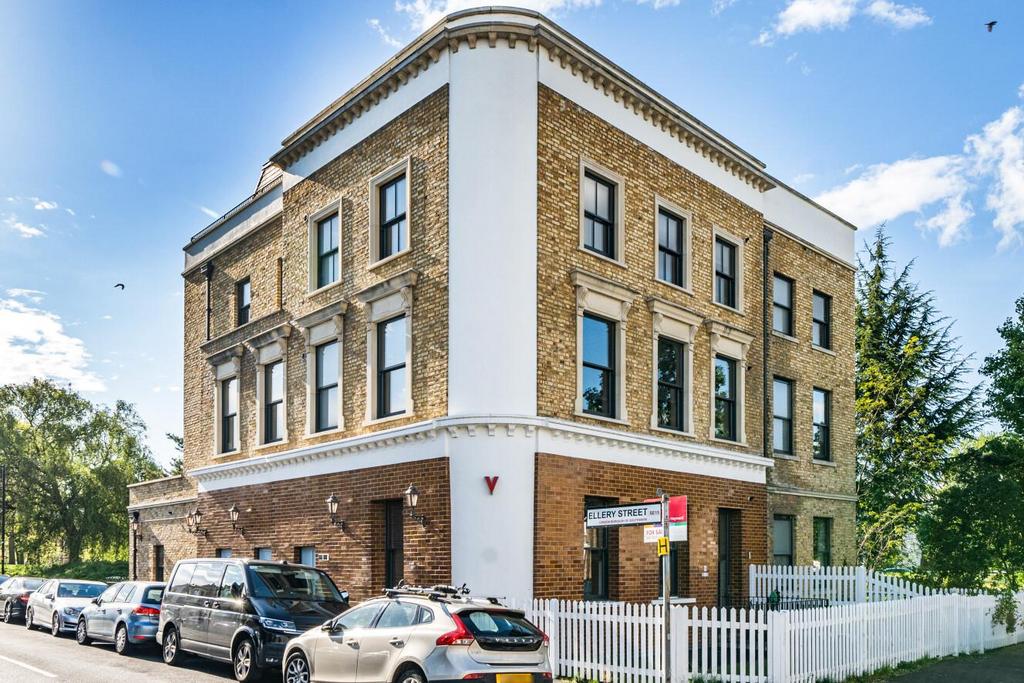 Gordon Road, Peckham Rye 1 bed flat - £500,000
