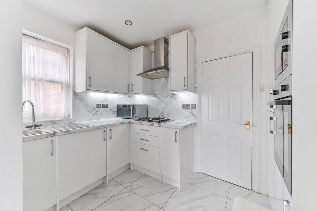 Princess Road, Croydon, CR0 2 bed maisonette - £300,000