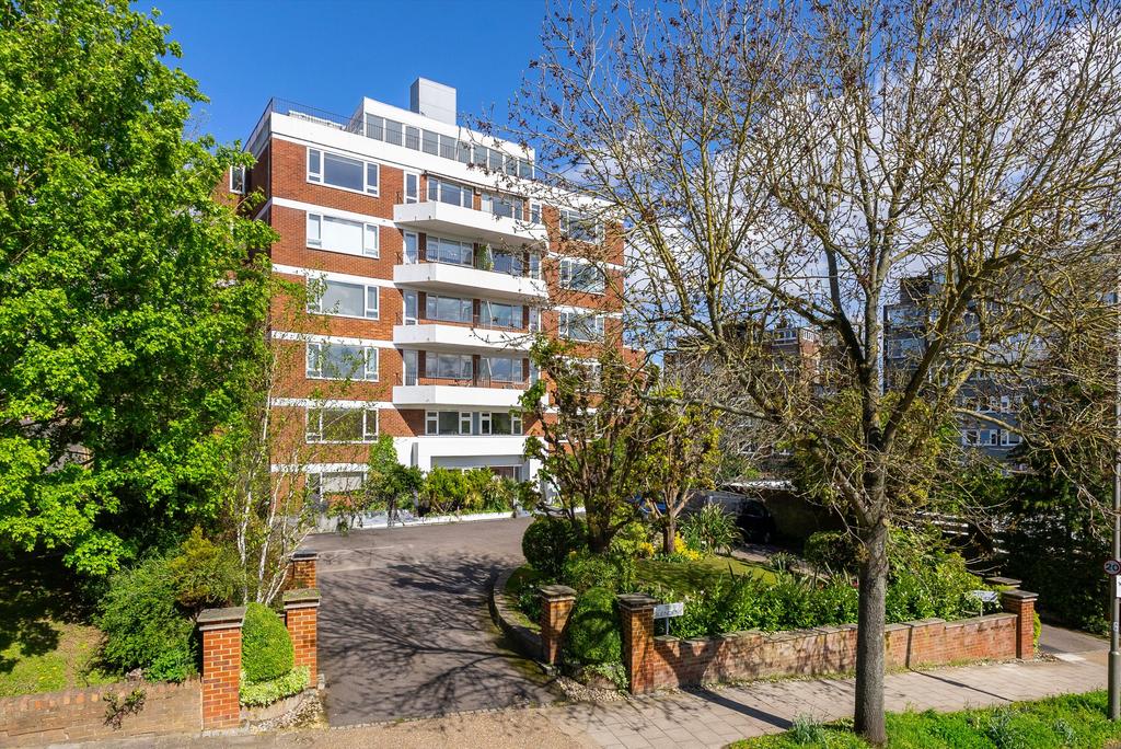 Victoria Drive, London, SW19. 4 bed apartment for sale - £1,195,000