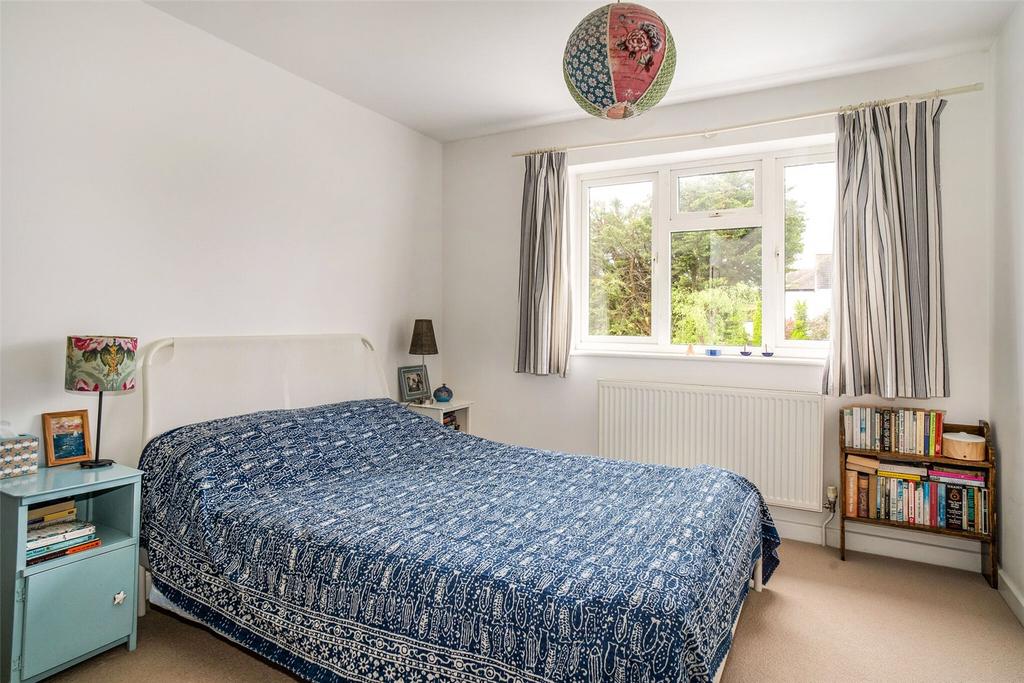 Libertus Road, Cheltenham... 4 bed semi-detached house - £575,000