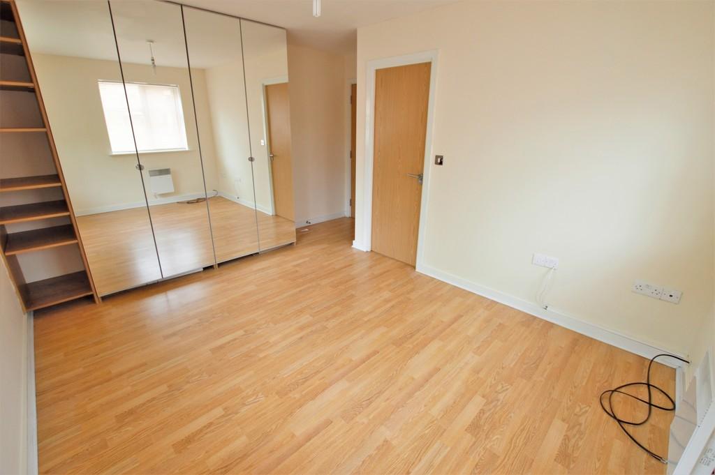 Chalvey Road East, Slough 2 bed apartment - £1,350 pcm (£312 pw)
