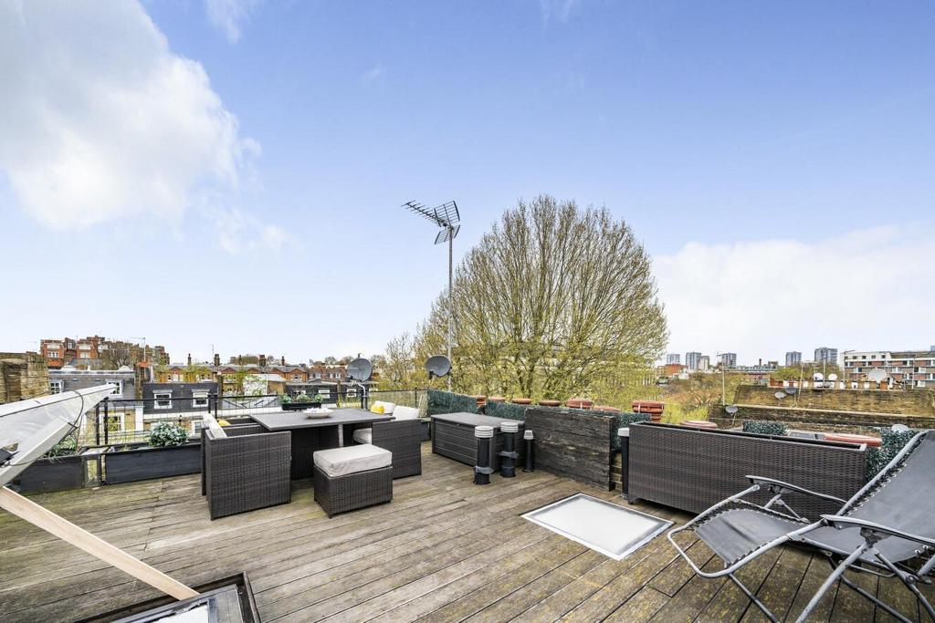 Inverness Terrace, Bayswater 2 bed flat - £1,140,000