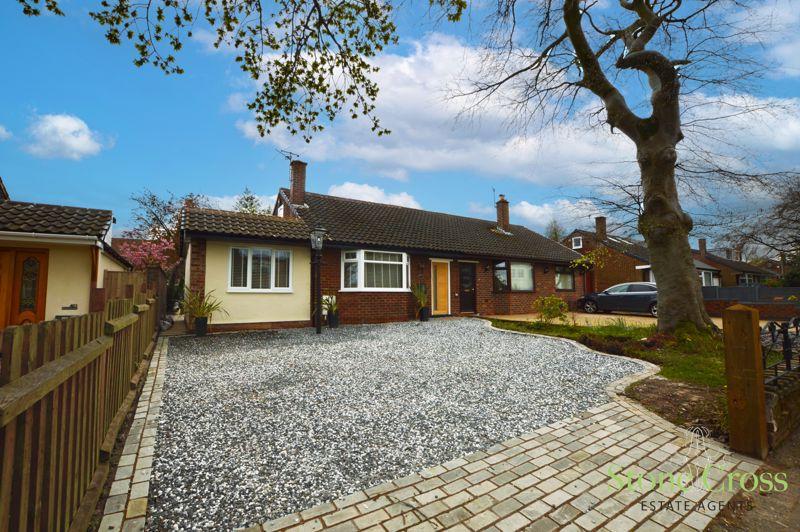 Slag Lane, Lowton, WA3 2HZ 4 bed semi-detached bungalow - £279,950