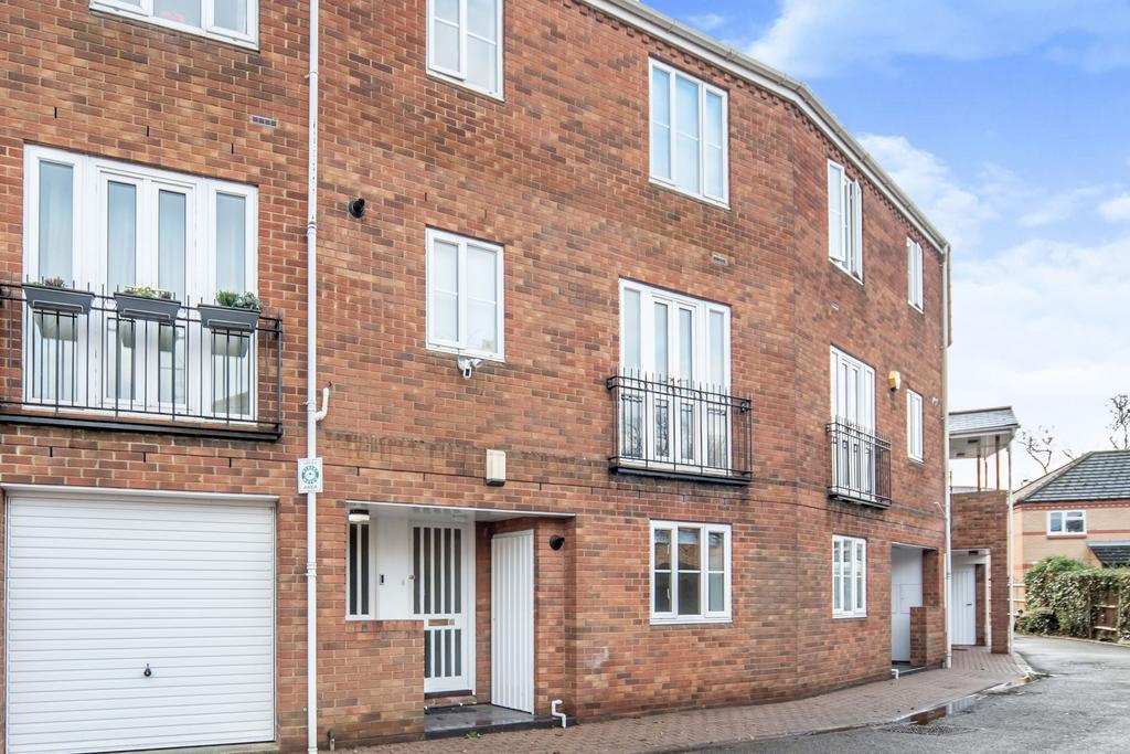 Sovereigns Quay, Bedford, MK40 1TT 1 bed flat - £850 pcm (£196 pw)
