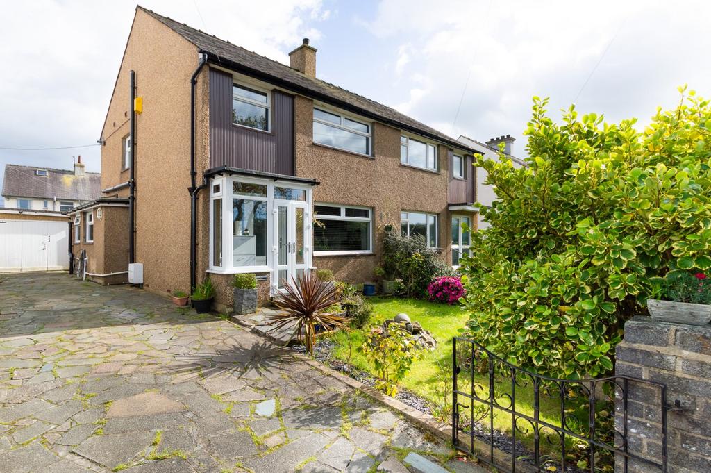 Y Rhos, Bangor, Gwynedd, LL57 3 bed semi-detached house - £270,000