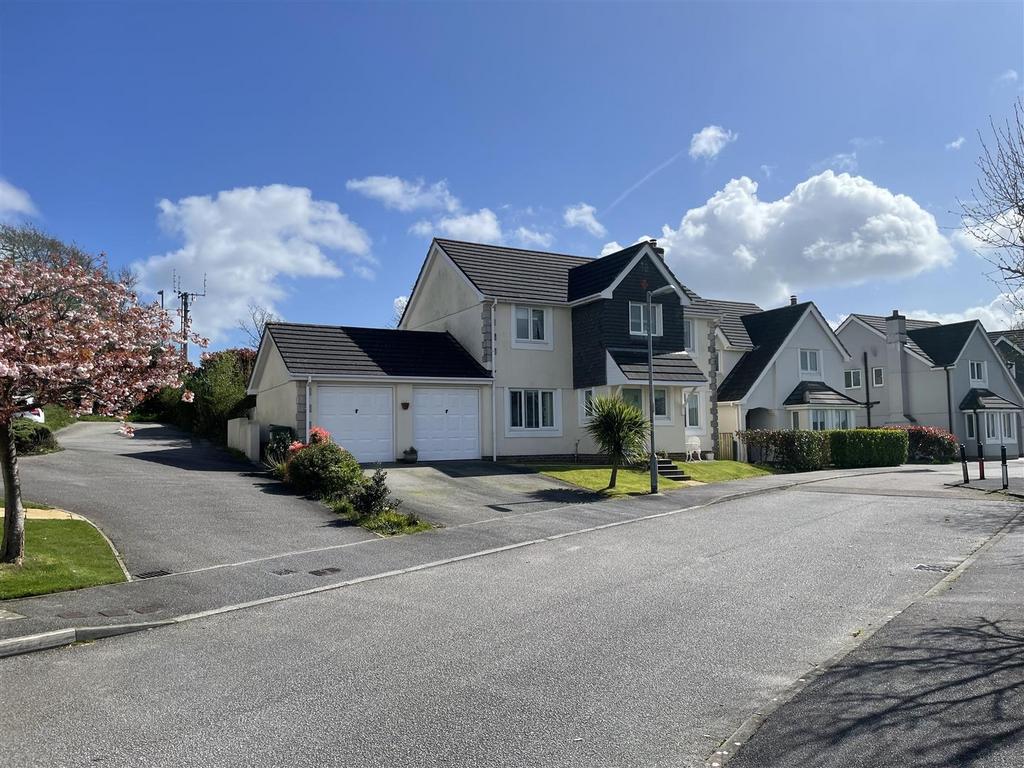 Tinney Drive, Truro 4 bed detached house - £490,000