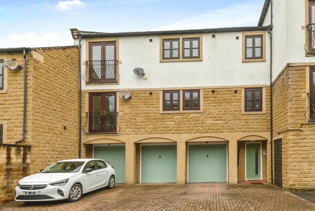 Tawny Beck, Leeds 2 bed apartment - £145,000