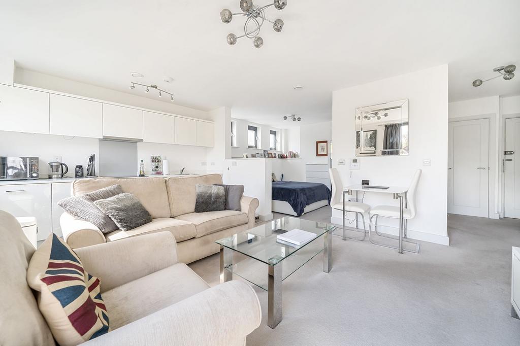 Sheet Street, Windsor, SL4 Studio for sale - £240,000