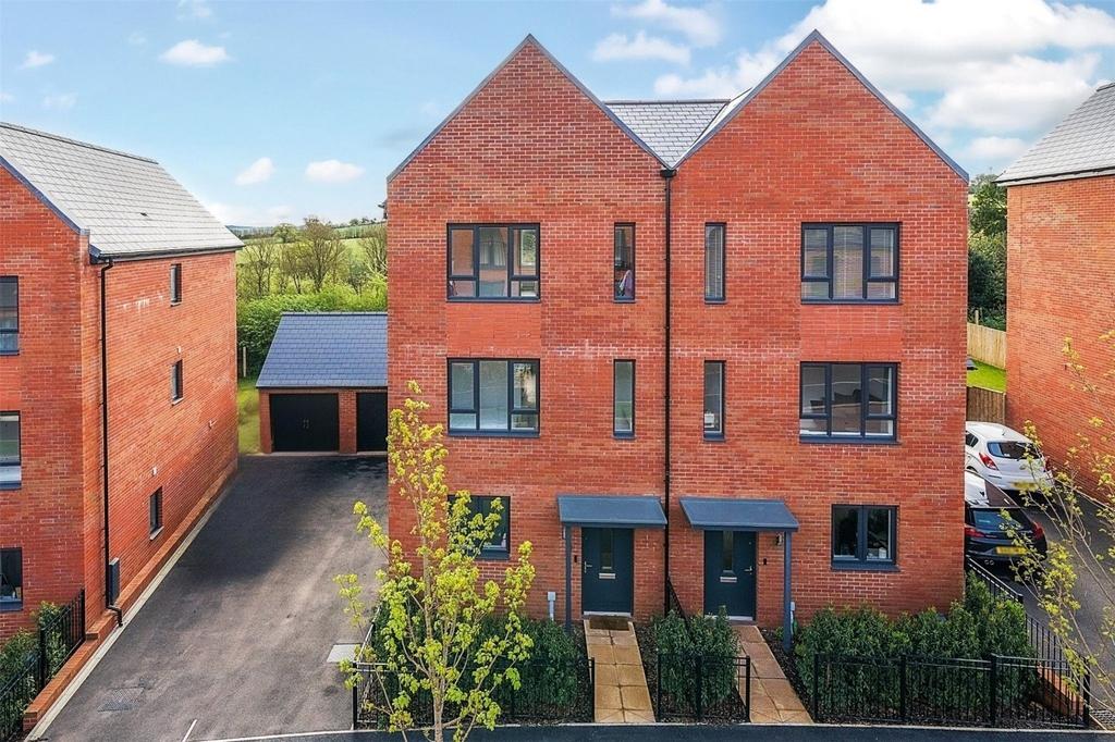 Alphington, Exeter 3 bed semi-detached house - £400,000